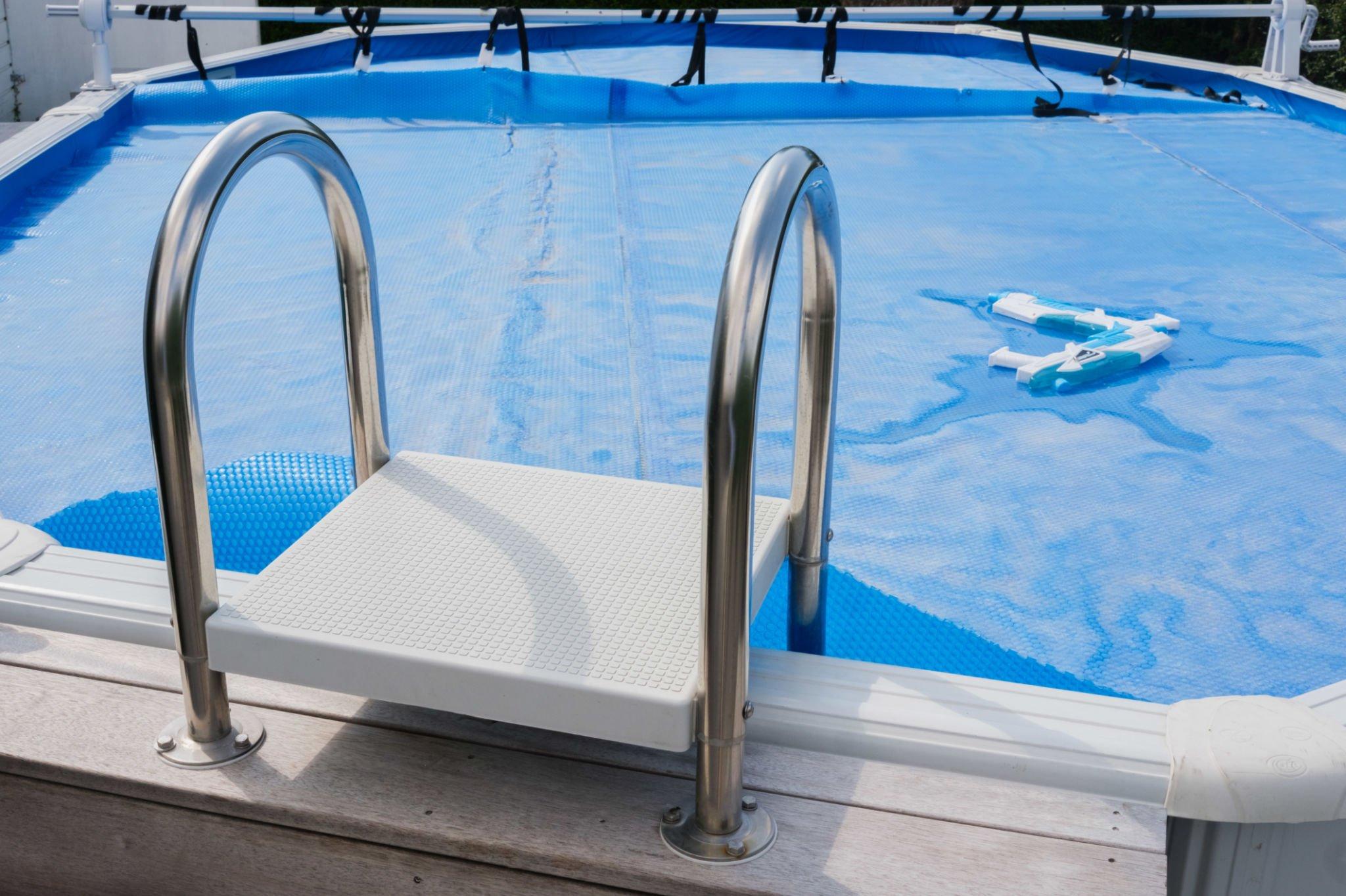 Know A Few Signs Showing that Your Pool Needs Remodelling